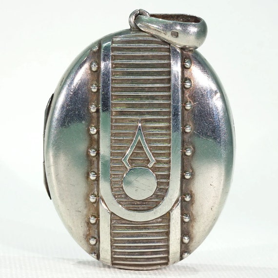 Victorian Embossed Silver Locket Button Design Birmin… - Gem