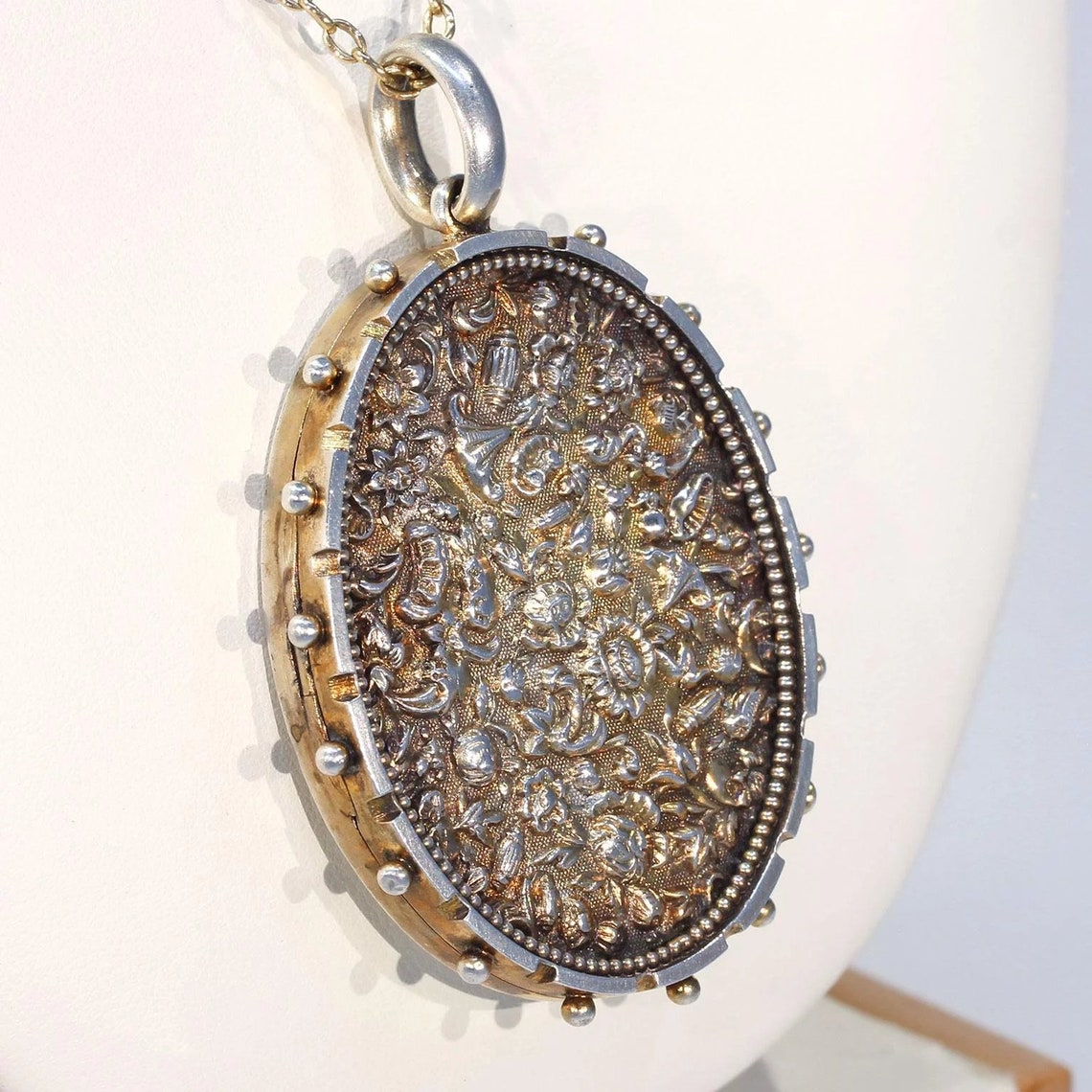Antique Victorian Silver Repoussed Locket - Etsy