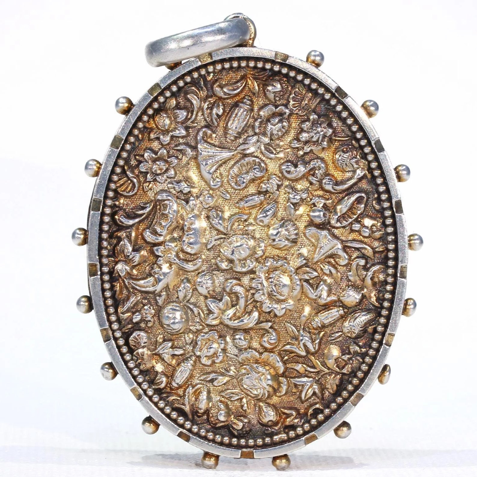 Antique Victorian Silver Repoussed Locket - Etsy