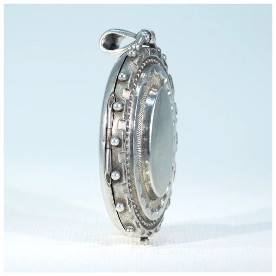 Antique Victorian Silver Locket - Gem
