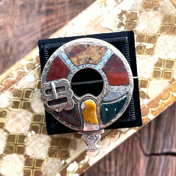 Scottish Garter Brooch - Etsy