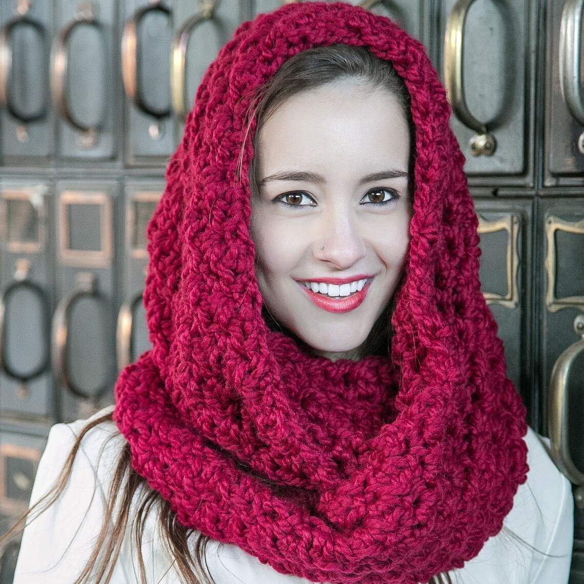 Red Infinity Scarf Chunky Knit Infinity Cowl THE WEEKENDER - Etsy