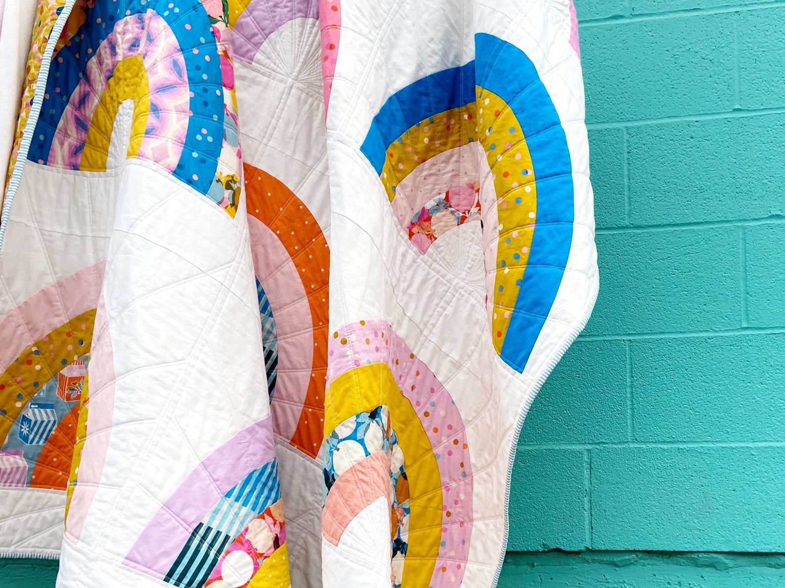 Sunshowers and Retro Rainbow Quilt Patterns, Modern Rainbow Curved ...