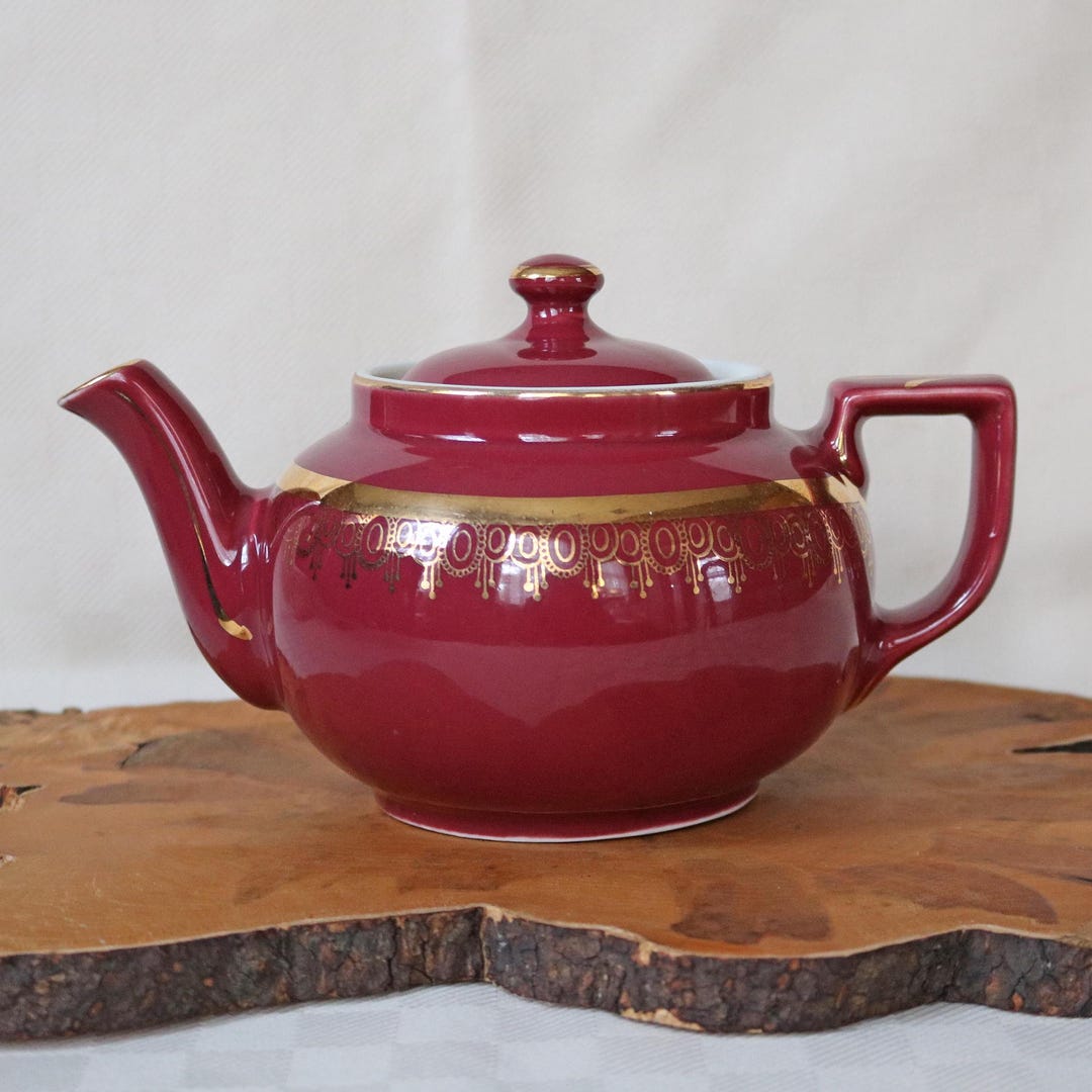 Hall Teapot ~ 1970s ~ Boston Brown (maroon) With Gold Trim ~ Maroon ...