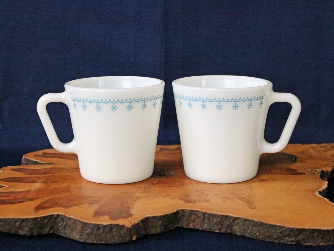 Two Pyrex Blue Snowflake Pyrex Mugs Cups Coffee Corelle Vintage 1950 ...