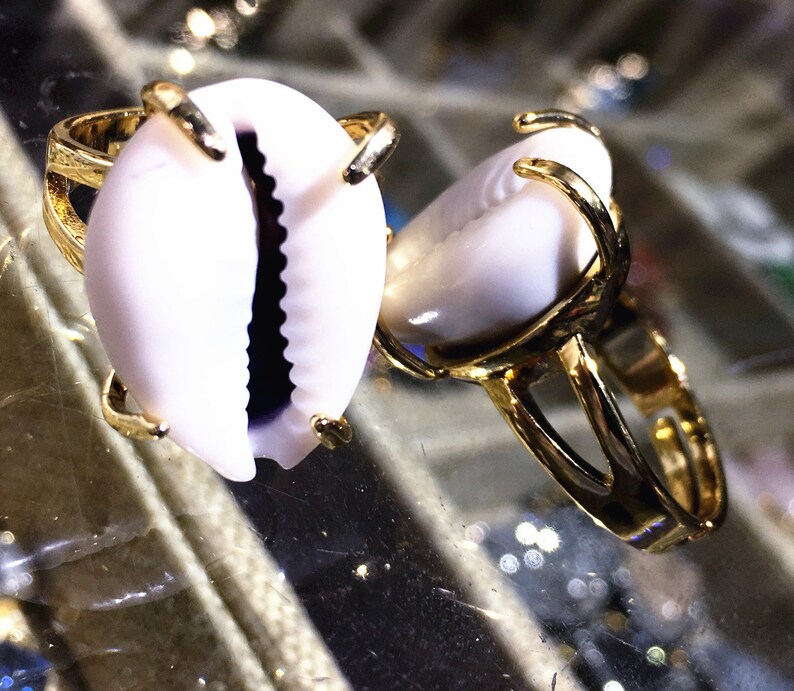 Nature White Cowrie Shell Ring // White Shell Rings // White | Etsy