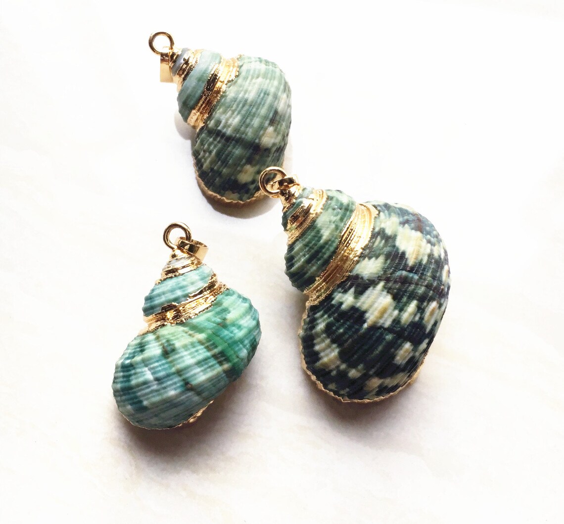 Wholesale Natural Gold Green Sea Shell Pendant - Ocean Conch Beach ...