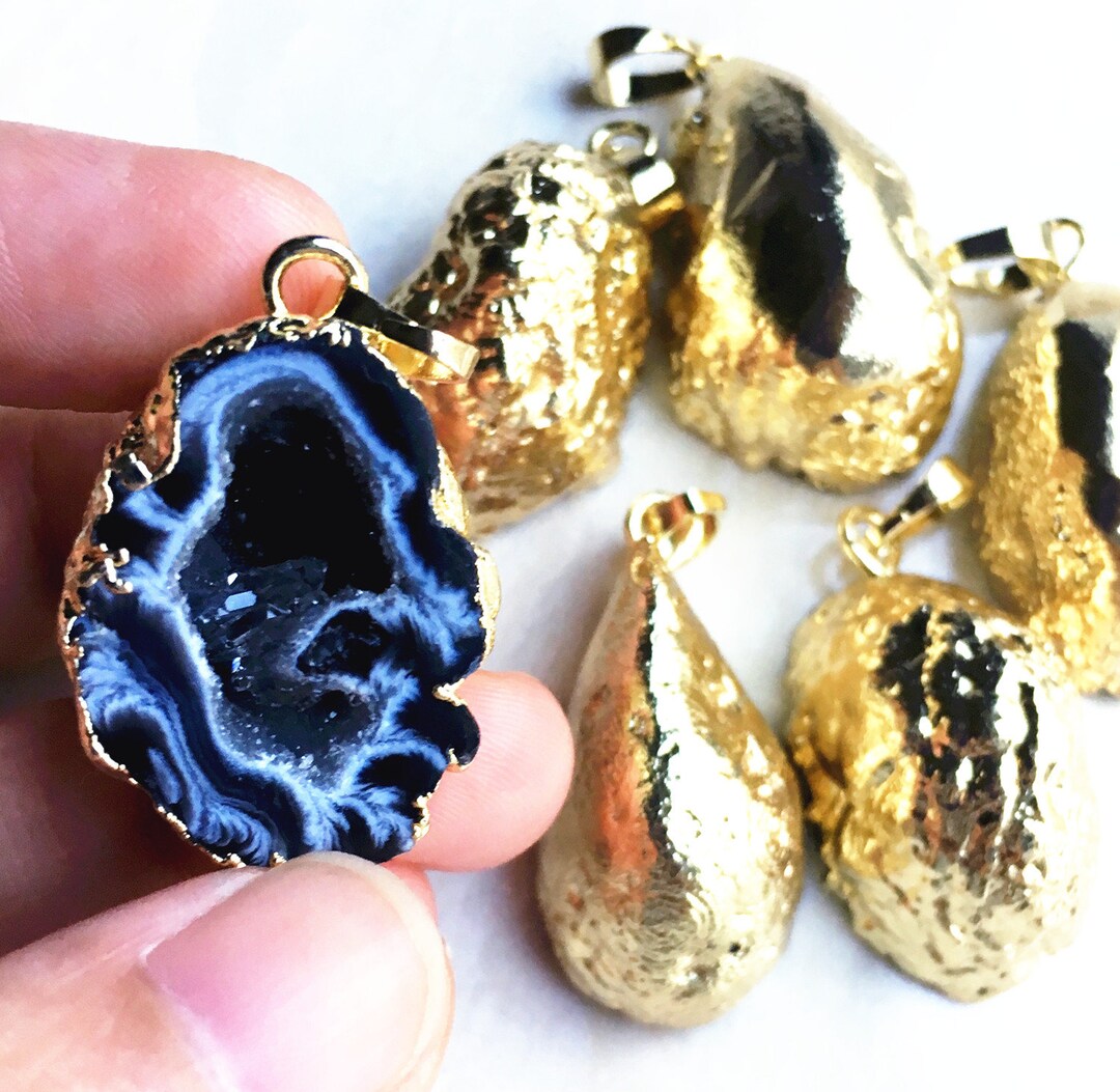 Ágata de oro Half Geode Druzy Drusy Colgante Charm con chapado de oro ...