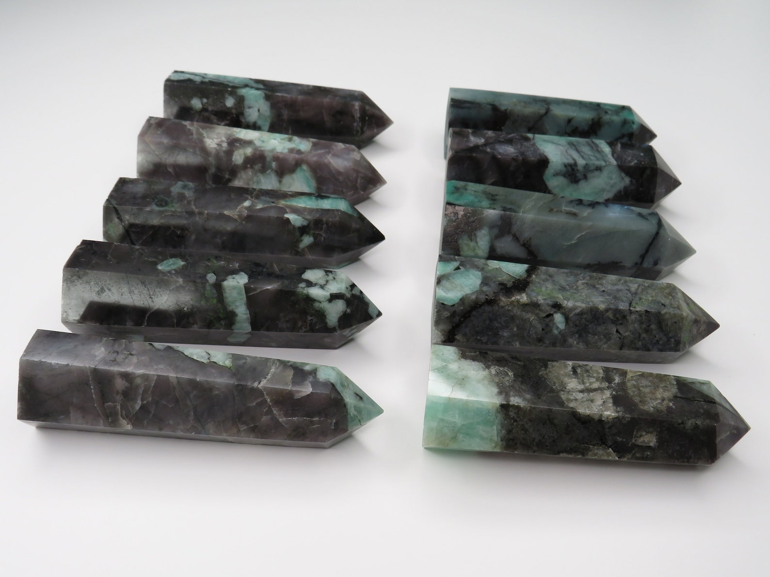 Genuine Emerald Gemstone Towers Emerald Point Black | Etsy