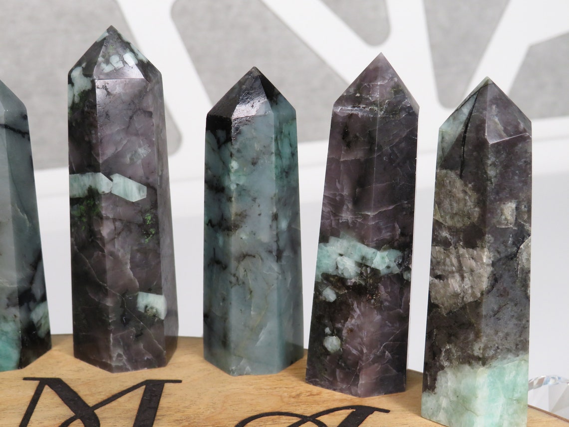 Genuine Emerald Gemstone Towers Emerald Point Black | Etsy