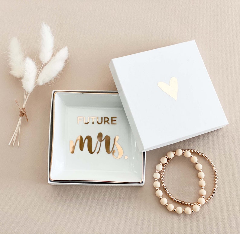 Future Mrs Ring Dish Holder Engagement Gift for Best Friend - Etsy