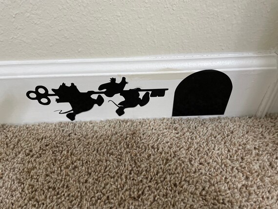 Gus Gus & Jaq Key Vinyl Decal - Etsy