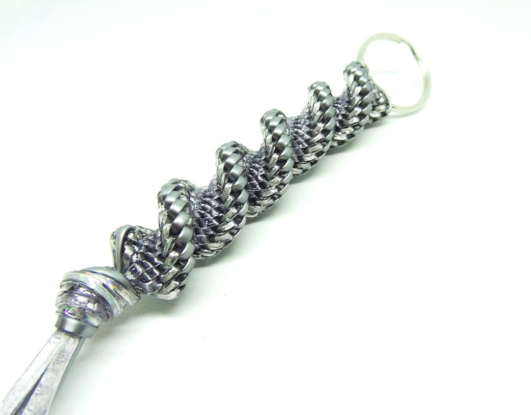 5 String Plastic Lace Keychain - Etsy