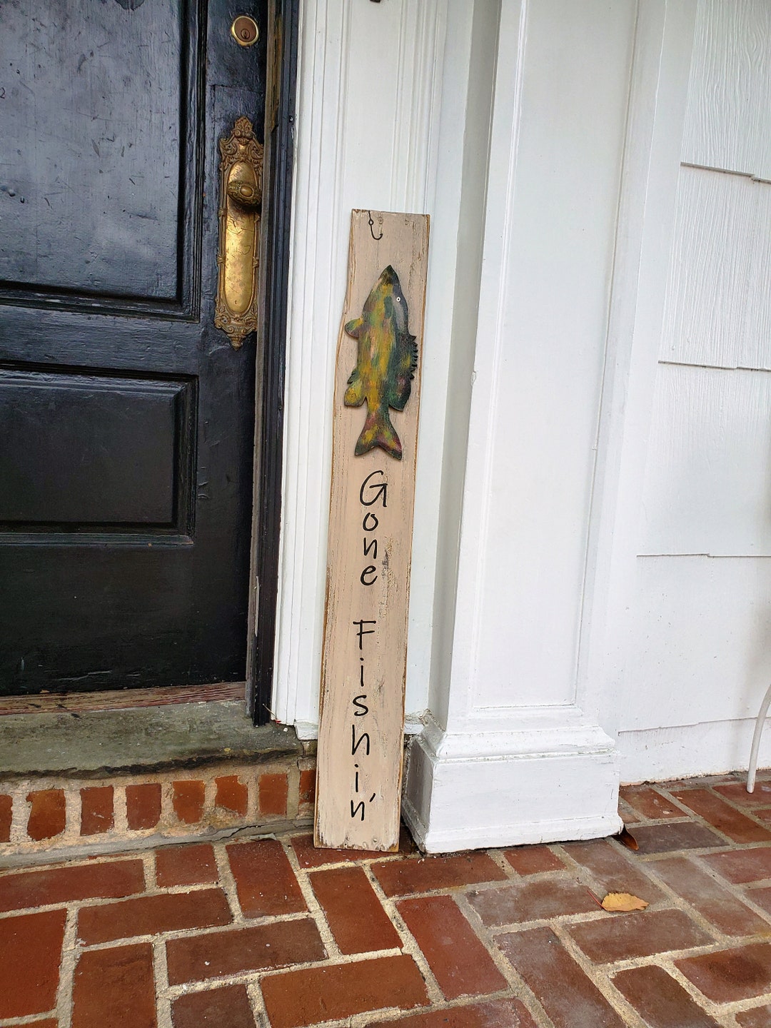 Gone Fishin' Vertical Stand With Mounted Hand-painted Freshwater Fish ...