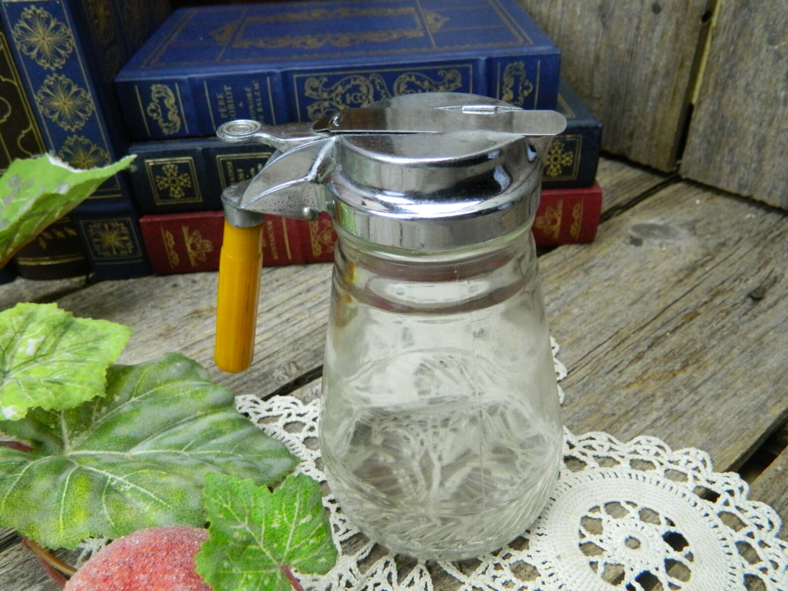 Vintage Retro Syrup Pitcher Honey Pitcher With Bakelite Handle - Etsy