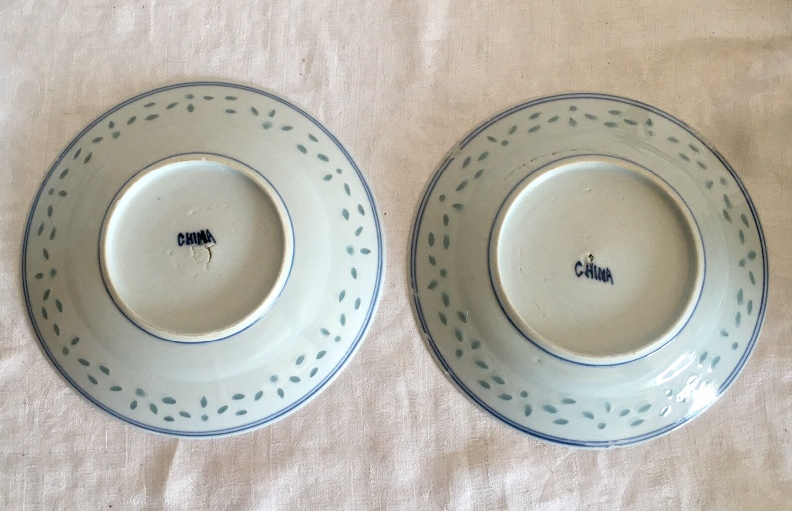 A Pair of Chinese Blue and White Porcelain Rice Grain Pattern Hand ...