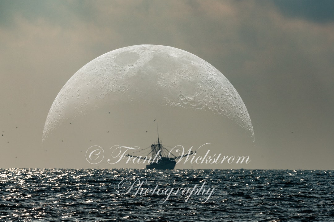 Shrimp Boat / Full Moon / Ocean / South Carolina - Etsy