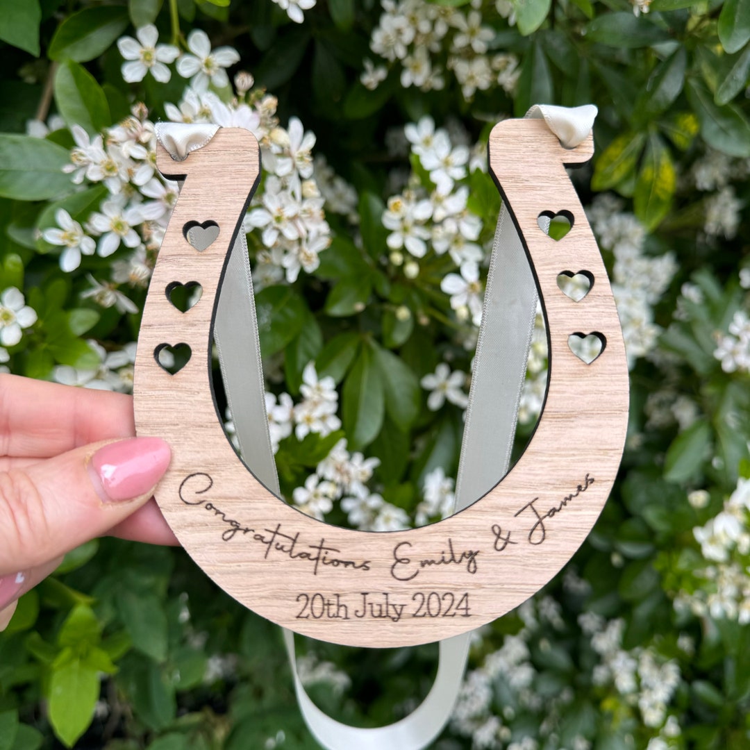WEDDING HORSESHOE GIFT - Personalised - Bride Gift - Happy Couple ...