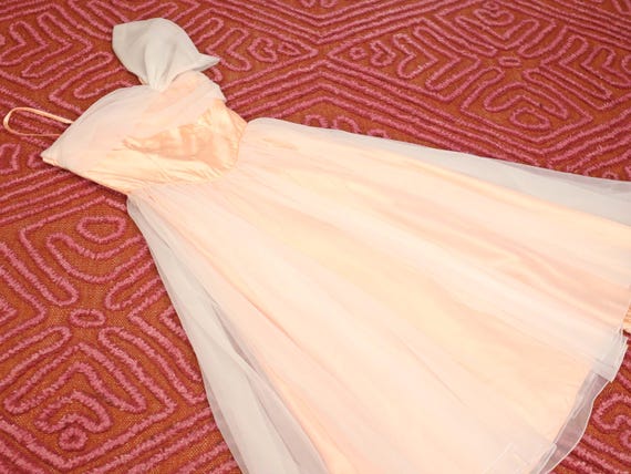 Vintage Dance Allure 70s Prom Gown Romantic Dress Pea… - Gem