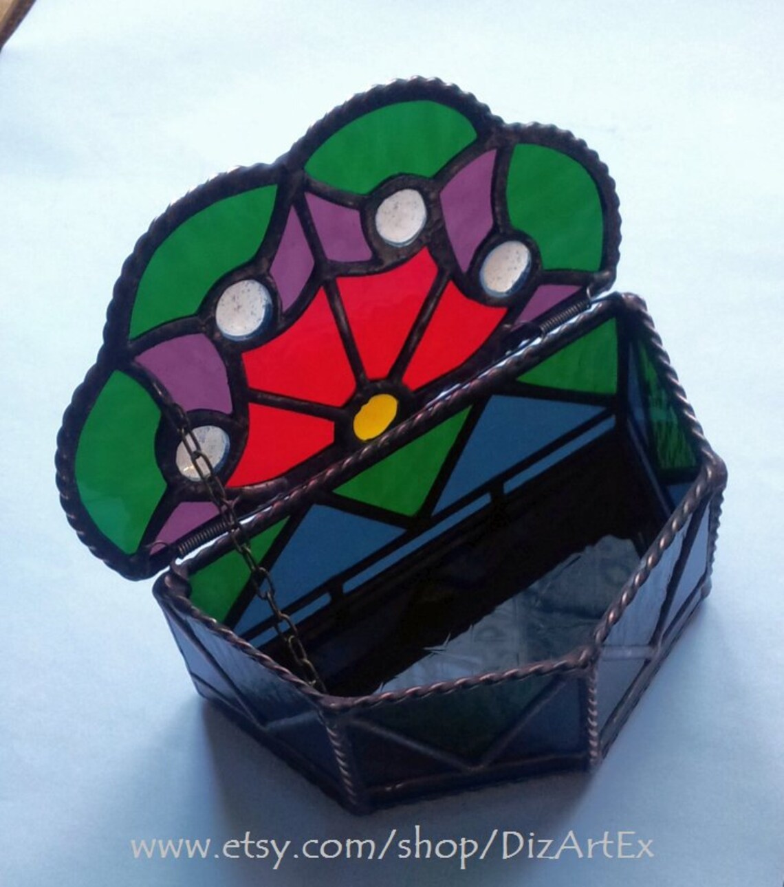 Stained Glass Jewelry Box. Flower-box of Stained Glass for Jewelry ...