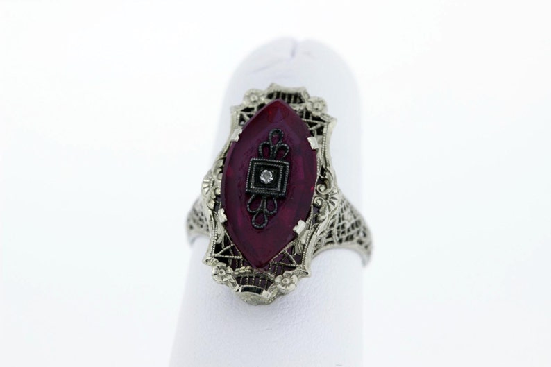 14K Gold Ring With Red Almond Shaped Glass - Etsy