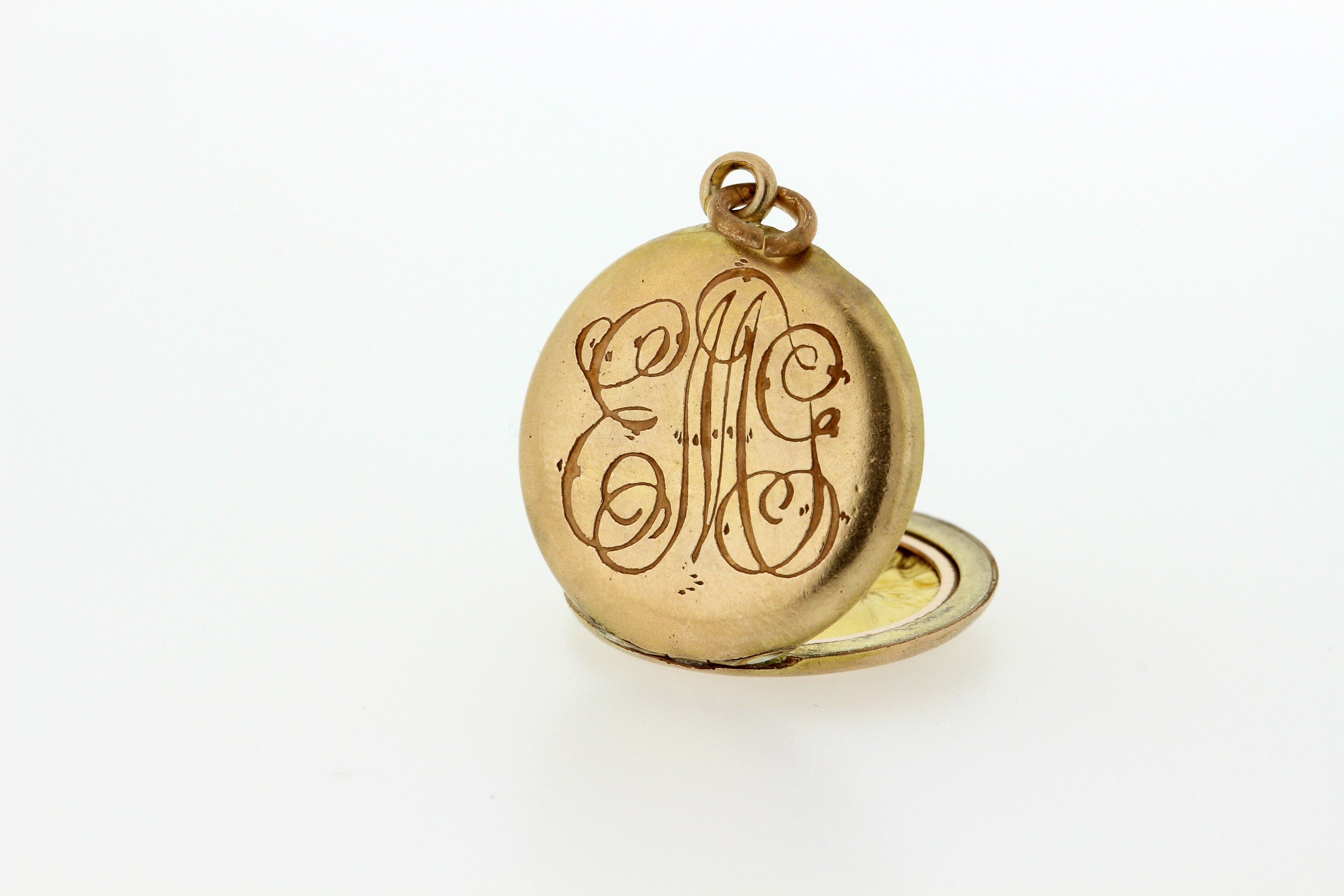 Gold Filled Victorian Era Locket With Chased and Repousse | Etsy