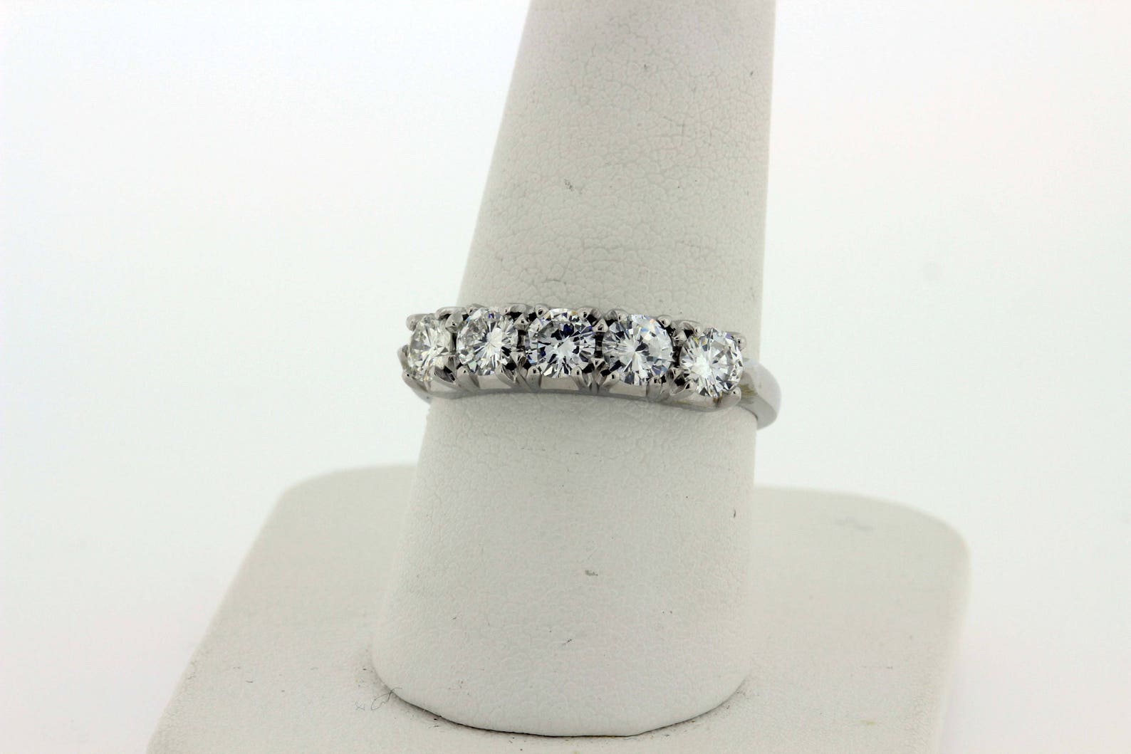 Stunning 1CTW Five Diamonds in a Row 14K Gold Ring - Etsy