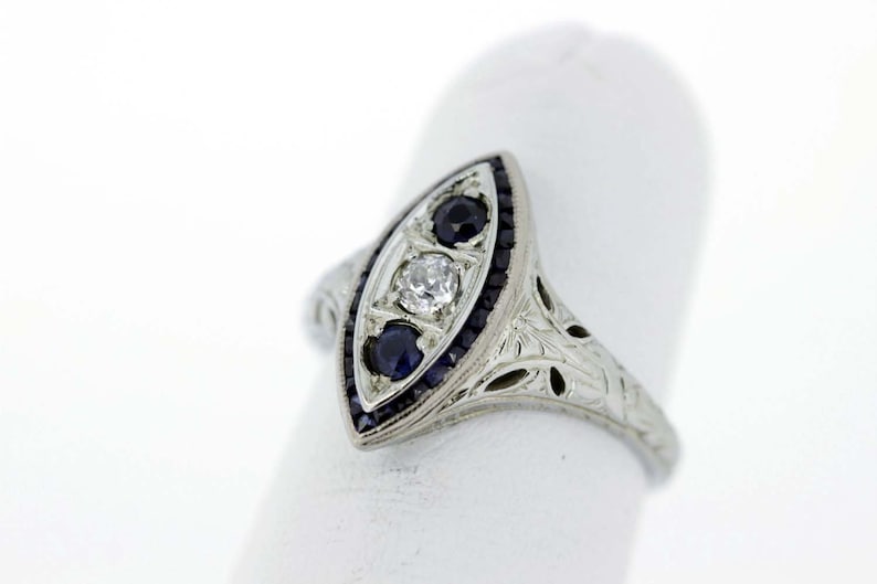 18K Gold Almond Shaped Ring With Sapphires and Diamonds - Etsy