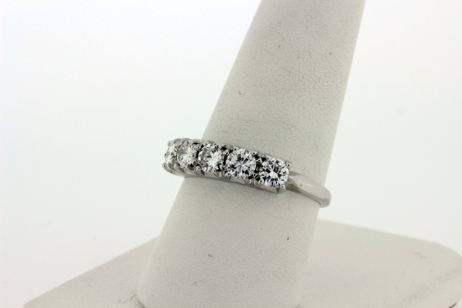 Stunning 1CTW Five Diamonds in a Row 14K Gold Ring - Etsy