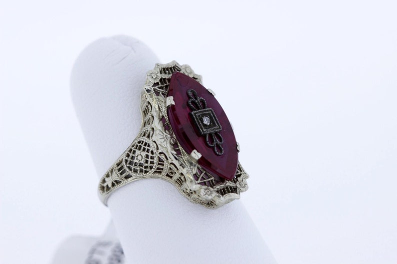 14K Gold Ring With Red Almond Shaped Glass - Etsy