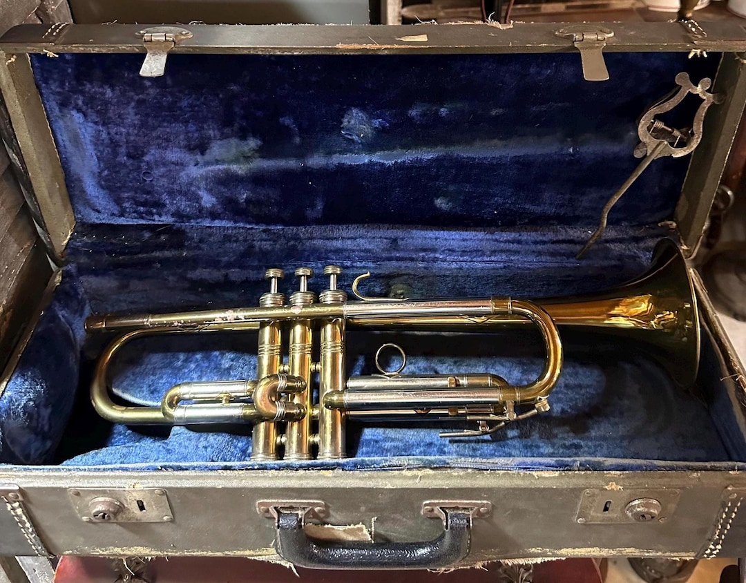 Vintage Benetone 1950's -60's Trumpet - Etsy