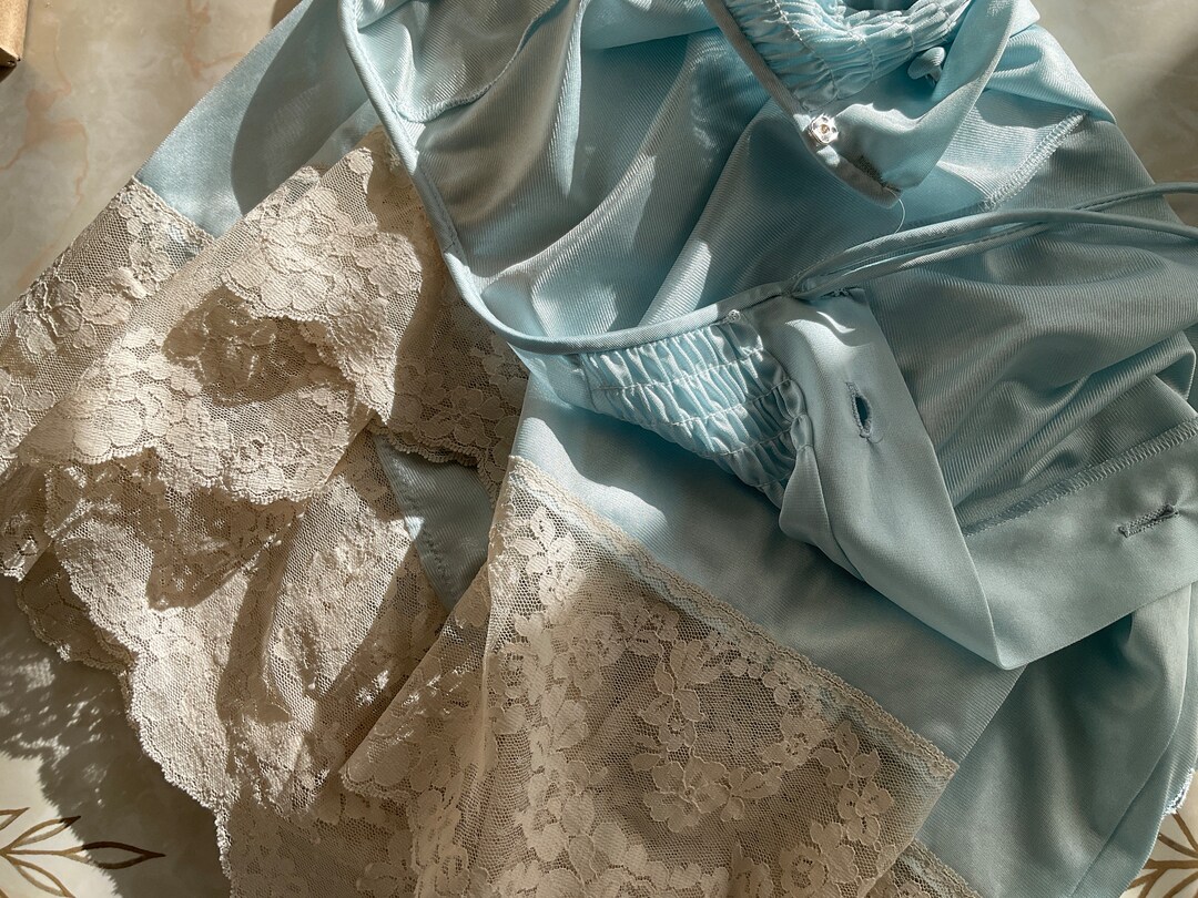 Komar Vtg Bed Jacket Light Blue Nylon With Wide Lace Trim Retro Vintage ...