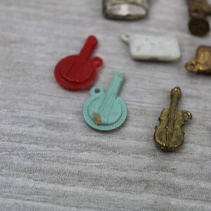 Cracker Jacks Gumball Machine 11 Prizes Toys Musical Instruments Drums ...