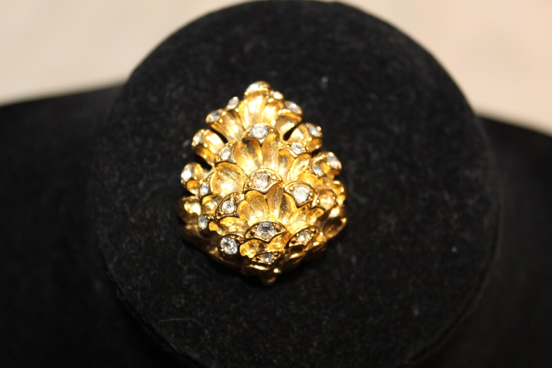 Vintage Jewelry Trifari Pin Brooch Cluster Gold Tone W Rhinestones ...