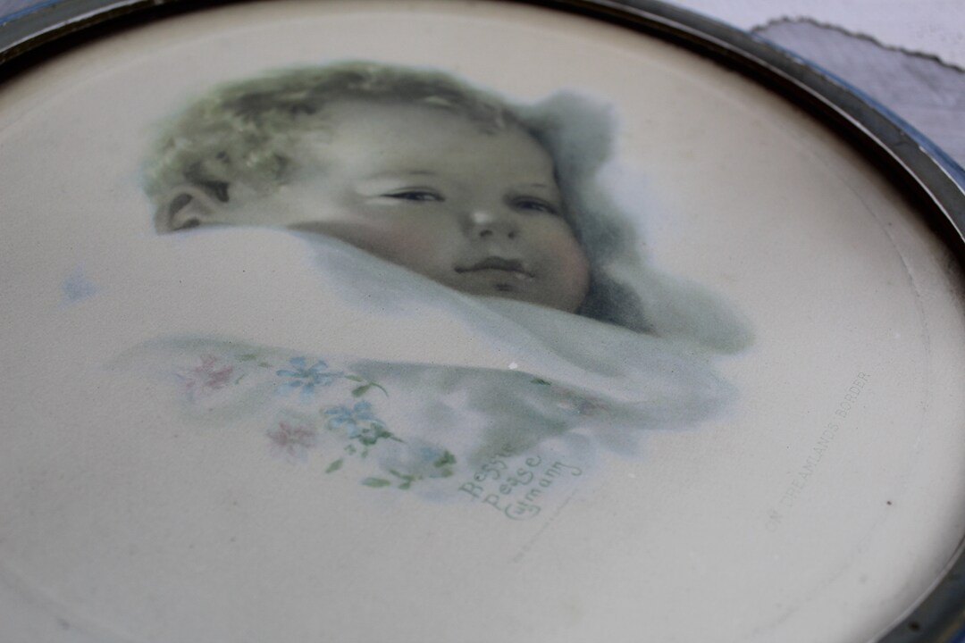 Bessie Pease Gutman Baby Picture Print on Dreamlands Border Wood Round ...