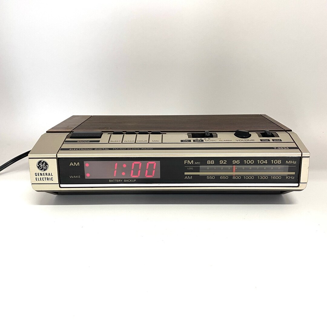 Vintage Retro GE Alarm Clock FM/AM Radio Wood Grain Case Snooz Model 7 ...