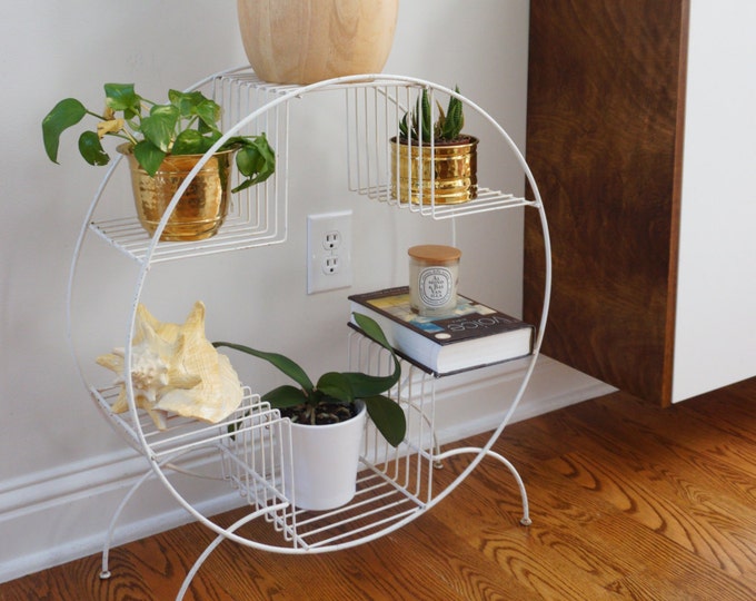 Midcentury Circular Wire Plant Stand. - Etsy
