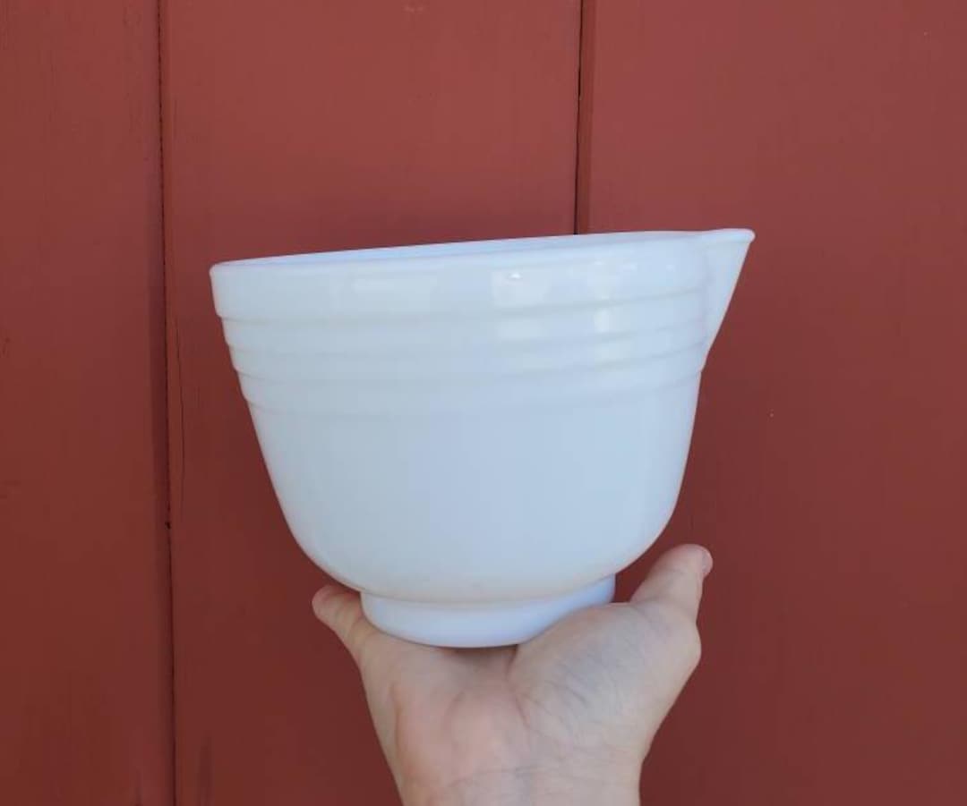 White Pyrex Mixing Bowl, Small, Milk Glass, Made in USA Vintage - Etsy