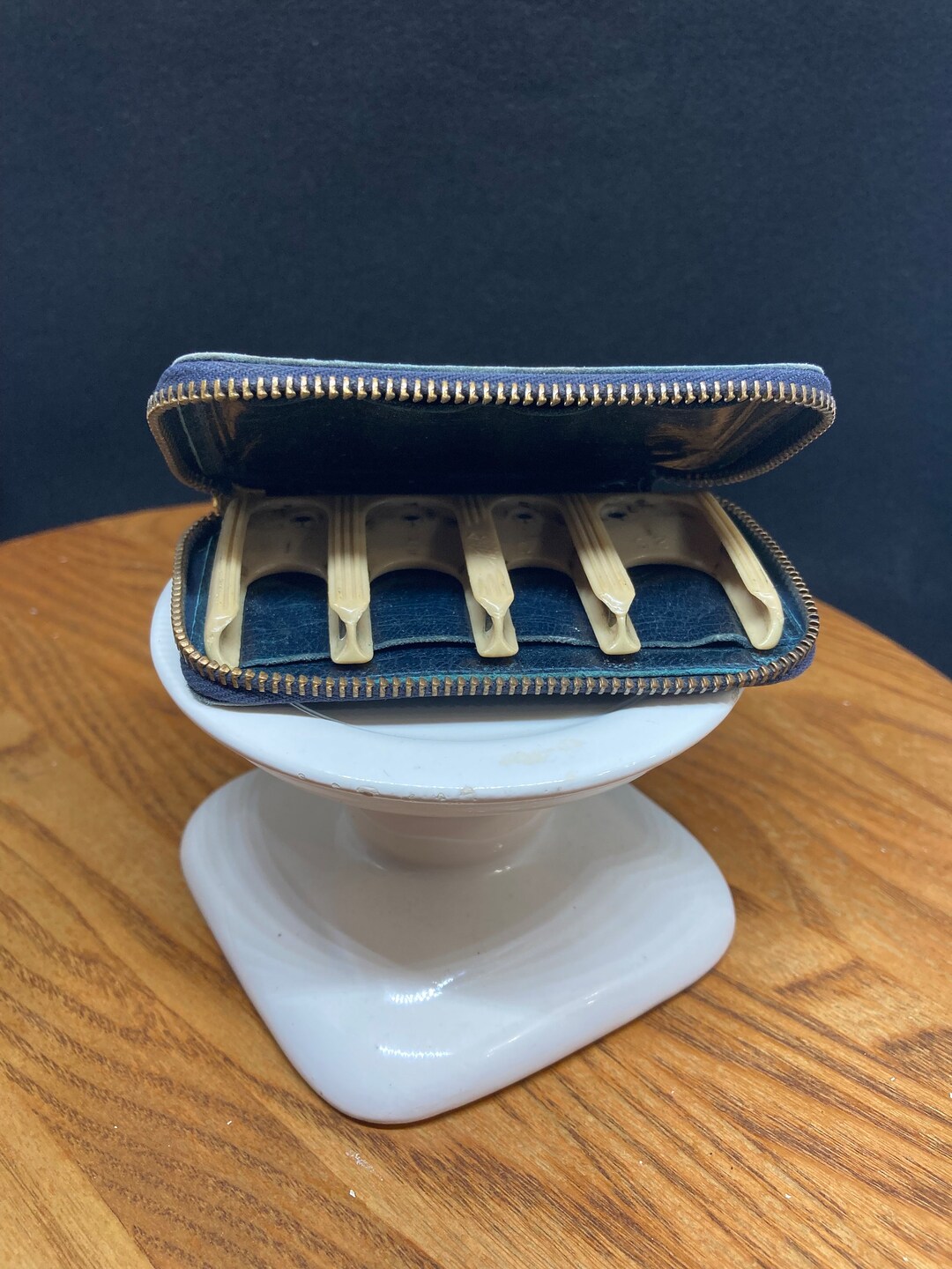 Vintage Leather Coin Holder Wallet Coin Bank Blue Leather Slot Zipper ...