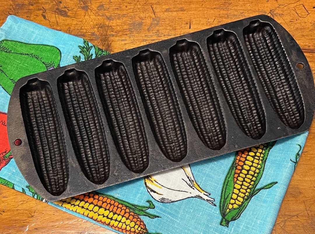 Vintage Cast Iron Cornbread Mold by Lodge, Pattern 27C2, Thanksgiving ...