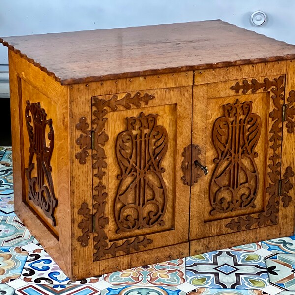 Antique Blanket Box - Etsy