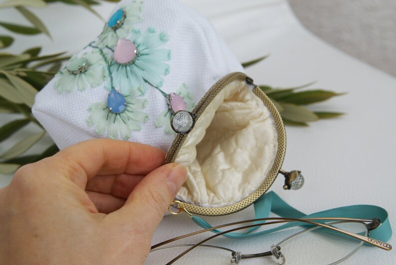 Kiss Lock Pouch Hand Embroidered Coin Purse With Wristlet | Etsy