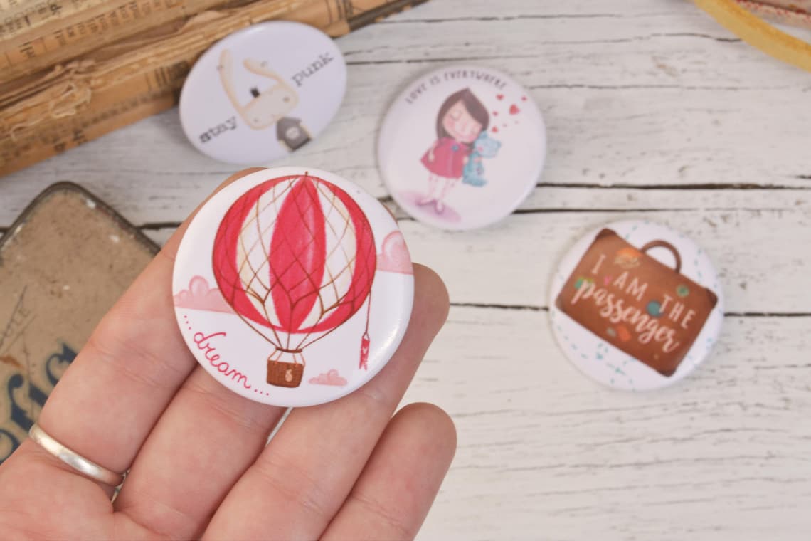 Set of 3 Illustrated Pins Gift Idea World Tour | Etsy