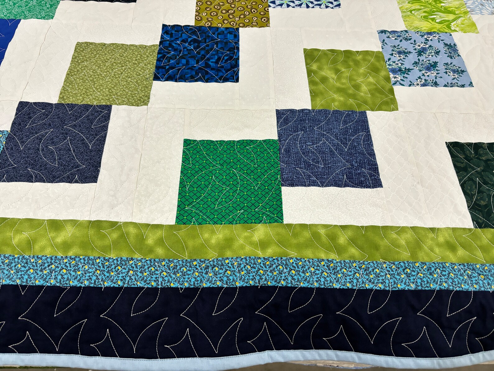 Homemade Quilt, Twin, Lap Size in Falling Charms Pattern - Etsy