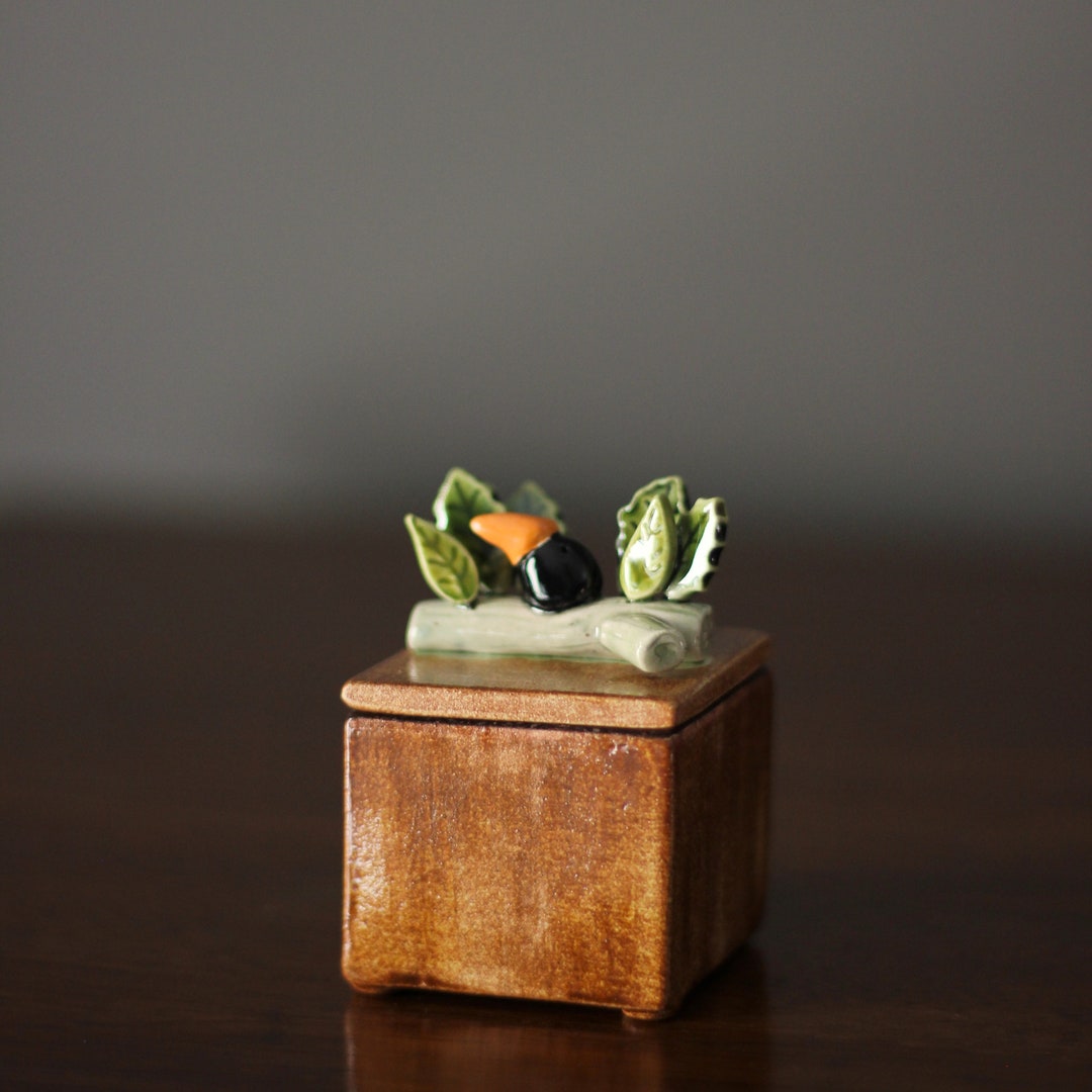 Ceramic Box With Tropical Rainforest Toucan Handmade Ceramic Box With ...