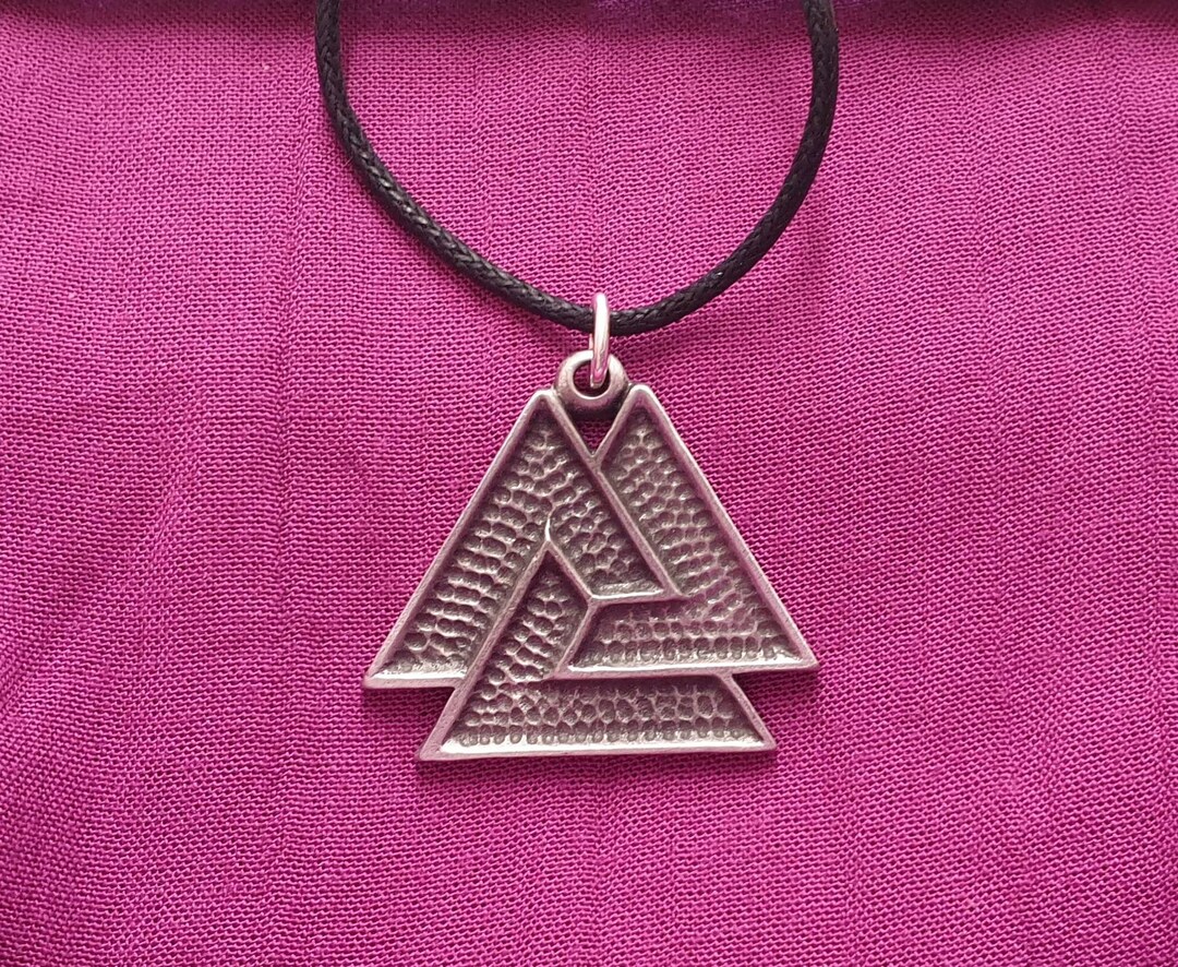 Valknut Pendant - Etsy