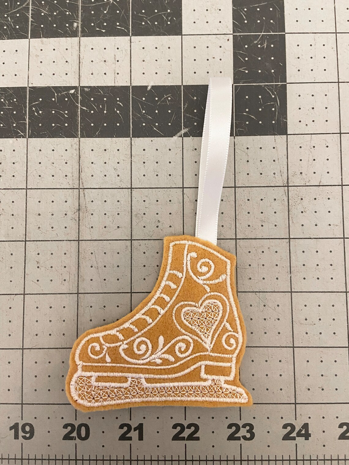 Gingerbread Cookie Ice Skate Ornament - Christmas Tree Ornament ...