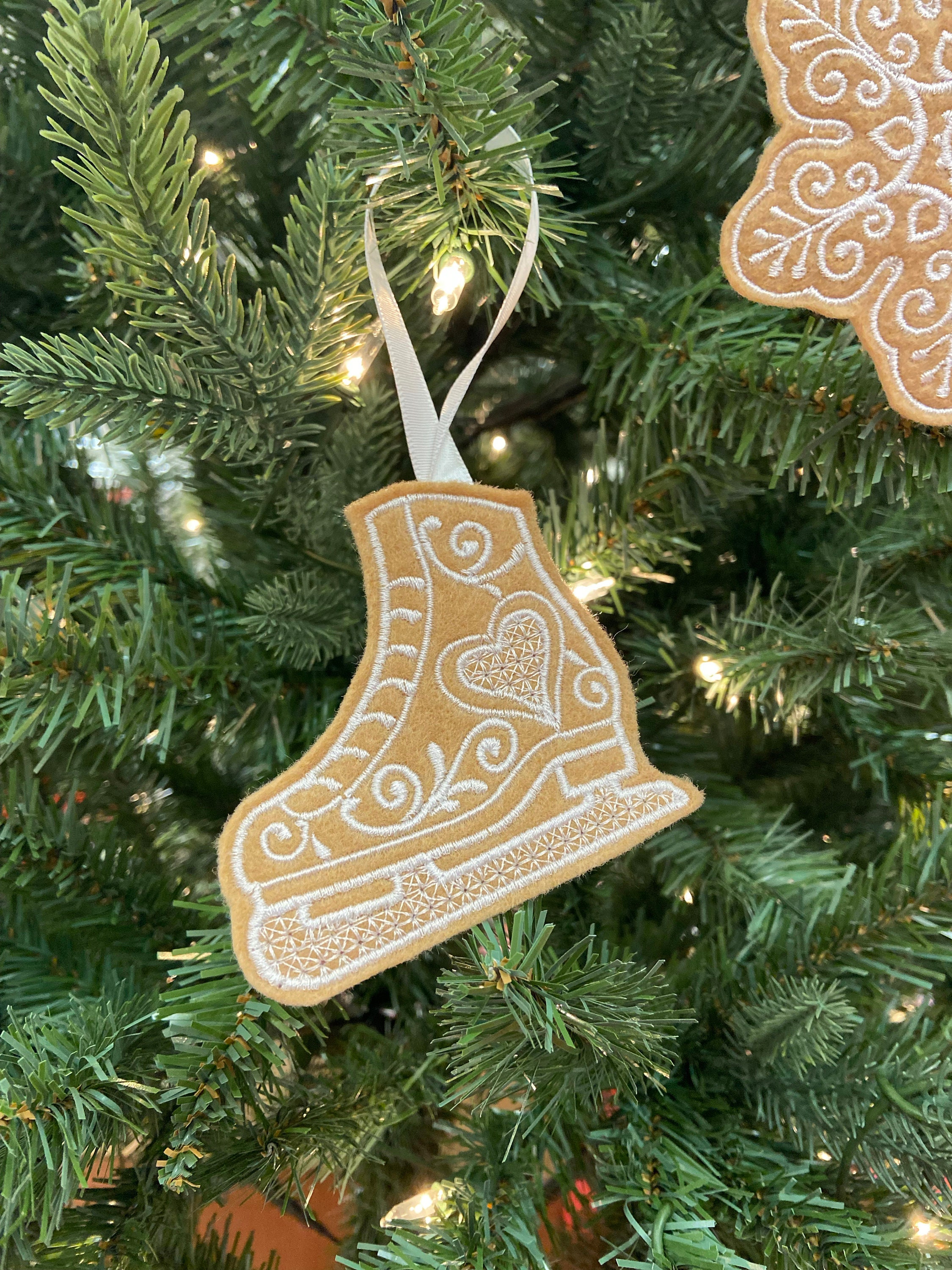 Gingerbread Cookie Ice Skate Ornament - Christmas Tree Ornament ...