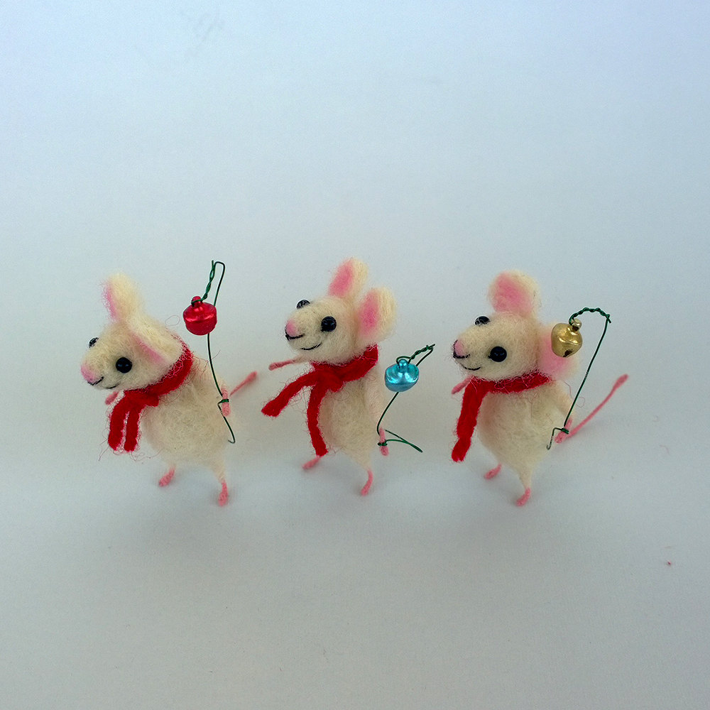 Felted Mouse Miniature Christmas Mouse With Bell Mini Animal - Etsy