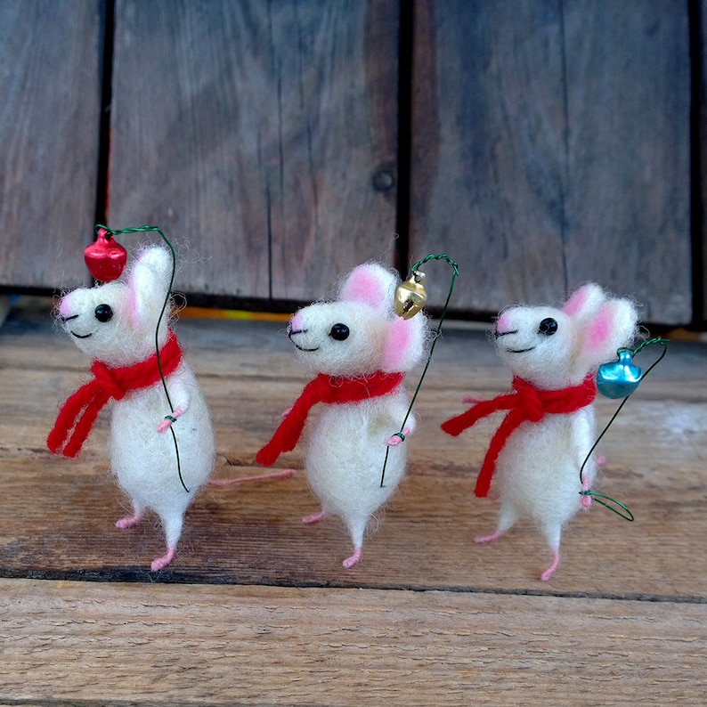 Felted Mouse Miniature Christmas Mouse With Bell Mini Animal - Etsy